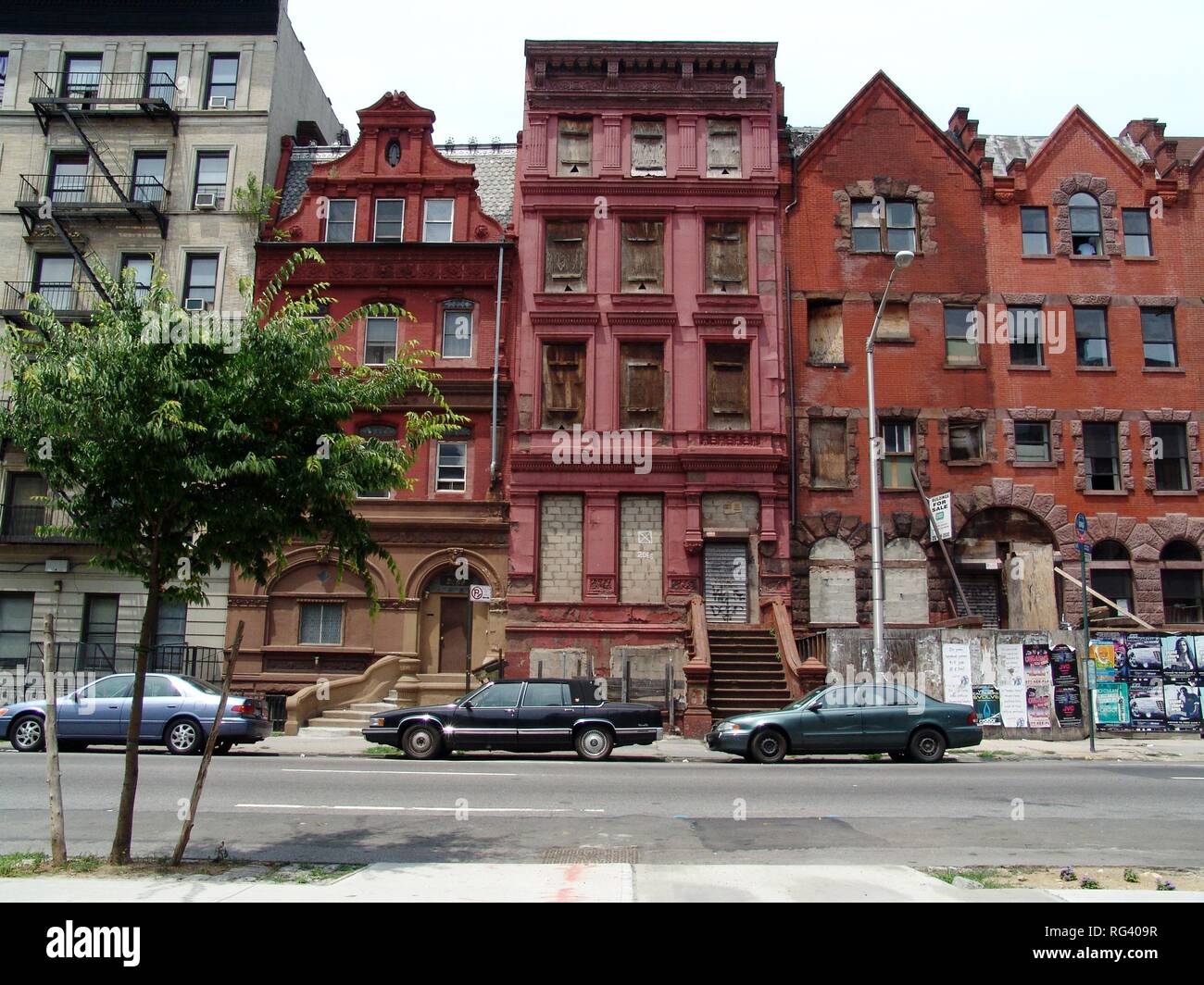 USA, United States of America, New York City: Harlem, old, empty houses ...