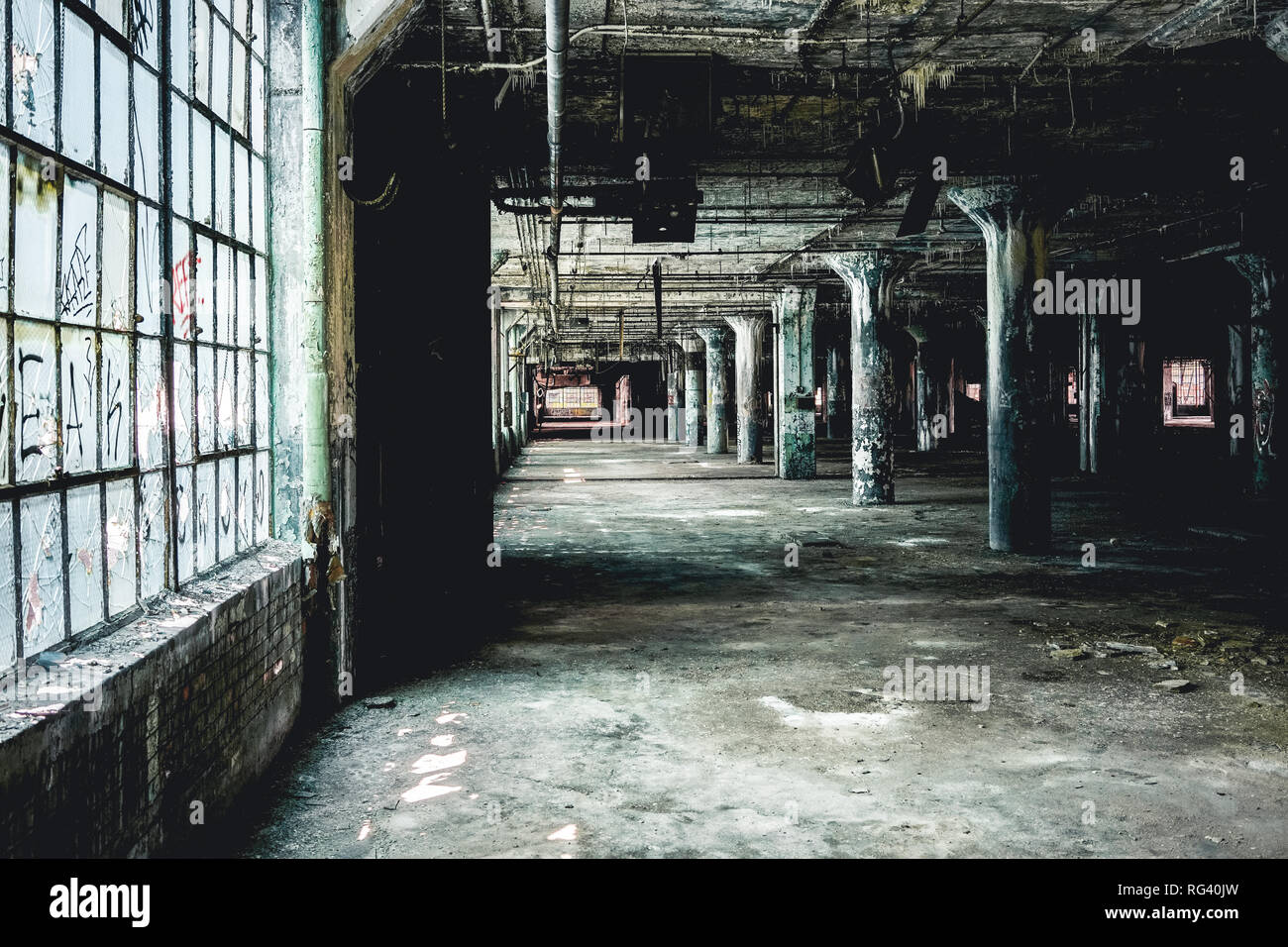 Interior view of the abandoned Fisher Body Plant factory in Detroit ...