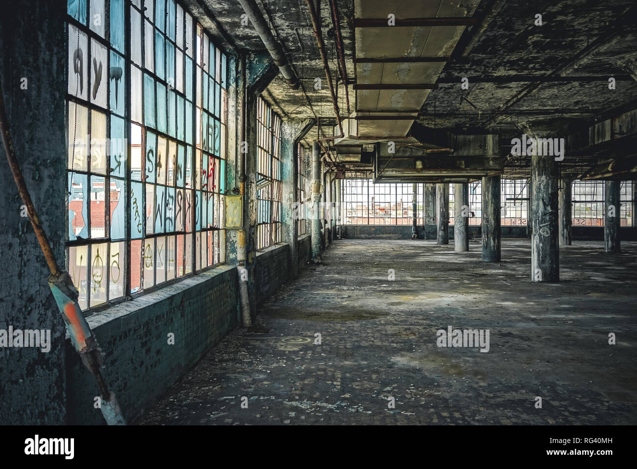 Interior view of the abandoned Fisher Body Plant factory in Detroit ...