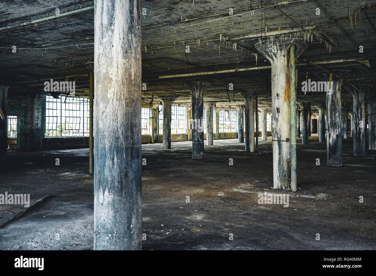 Interior view of the abandoned Fisher Body Plant factory in Detroit ...