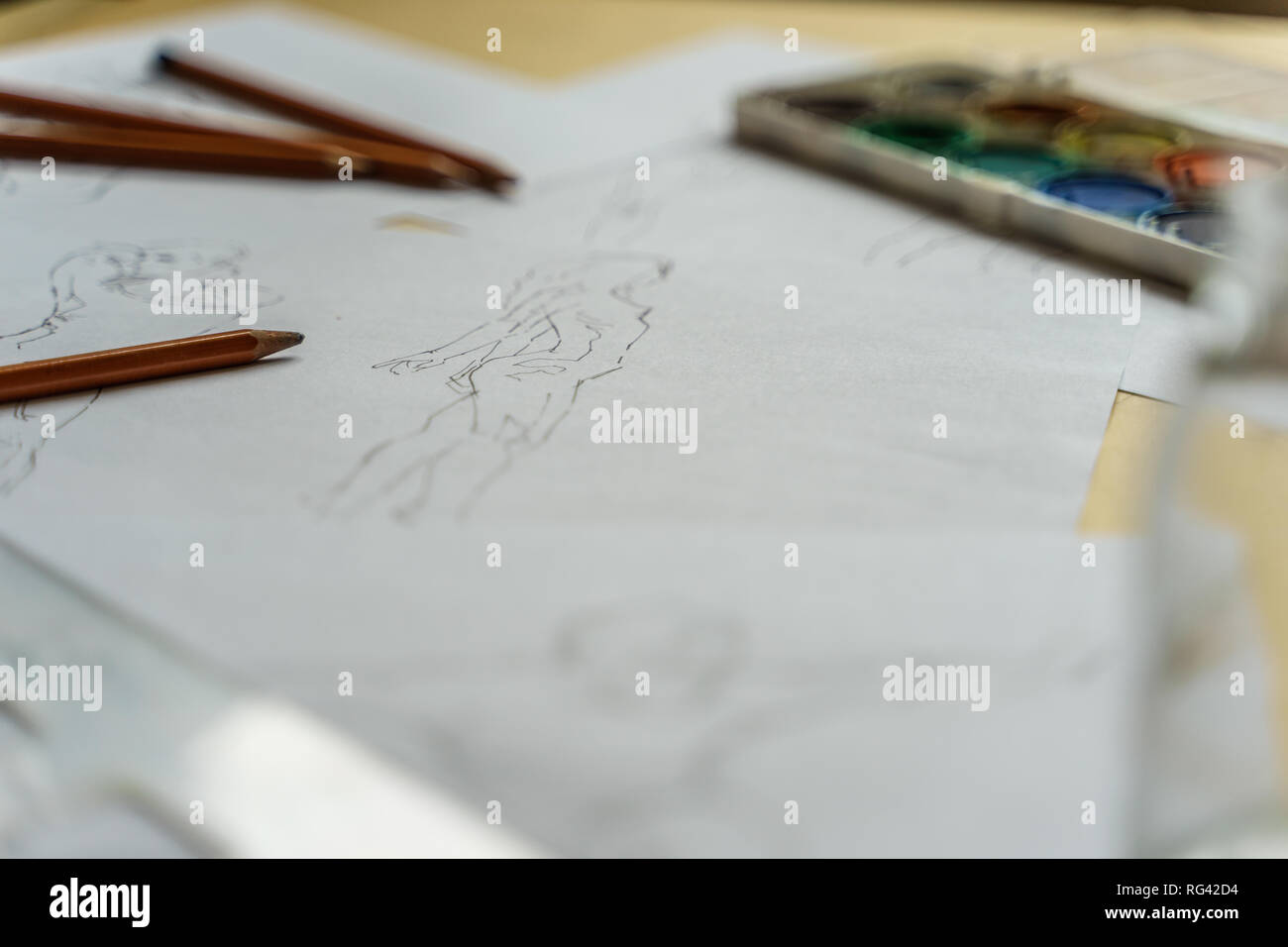 Human figures sketches hi-res stock photography and images - Alamy