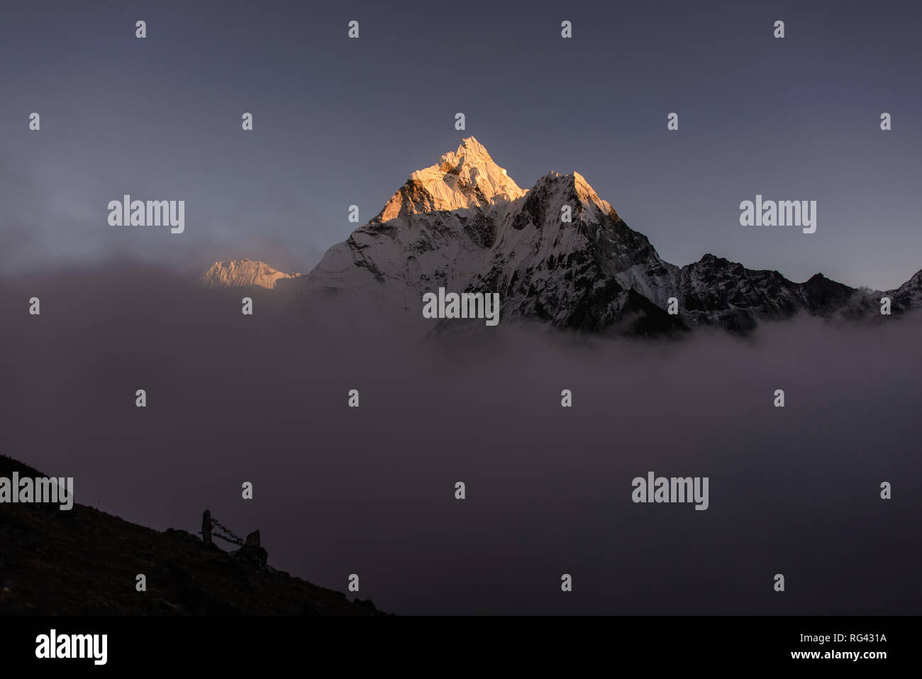 Ama Dablam - a mountain in the Himalaya range of eastern Nepal Stock ...
