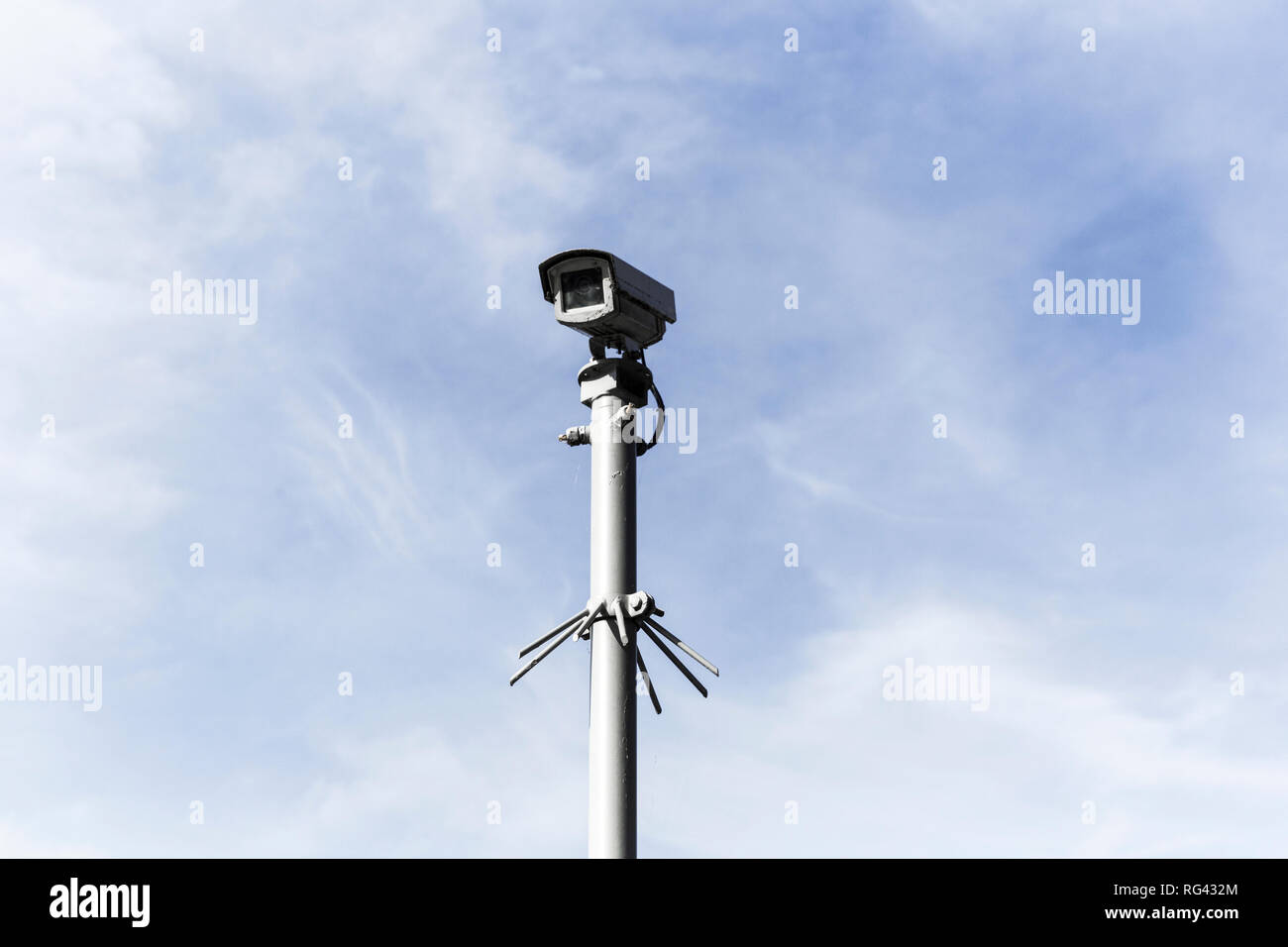 Looking up on cctv camera hi-res stock photography and images - Alamy