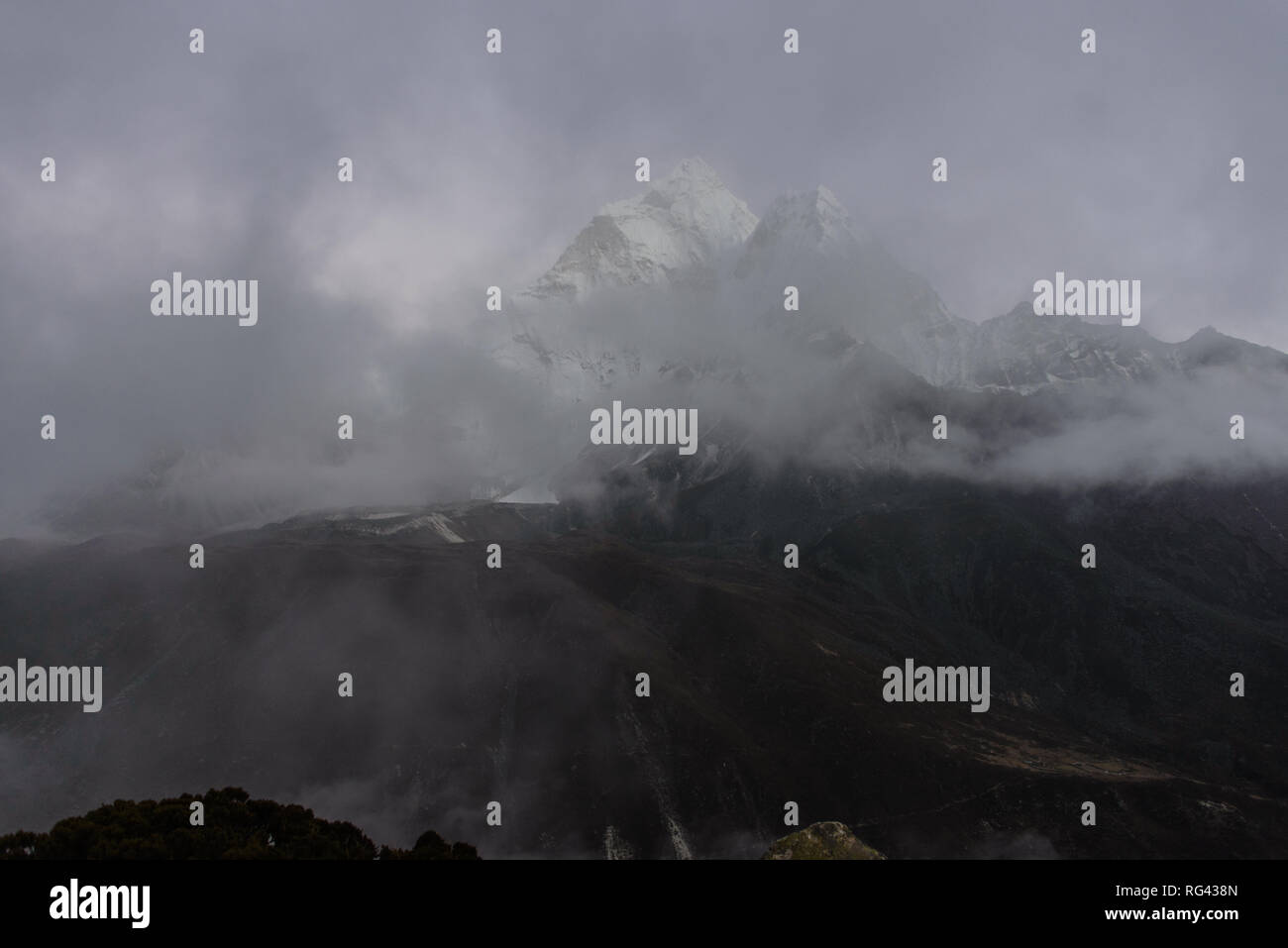 Ama Dablam - a mountain in the Himalaya range of eastern Nepal Stock ...