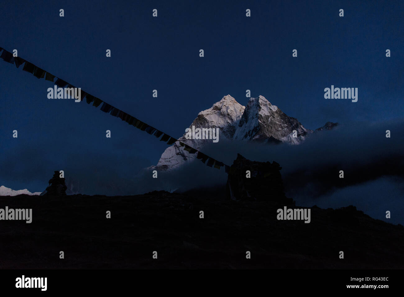 Ama Dablam - a mountain in the Himalaya range of eastern Nepal Stock ...