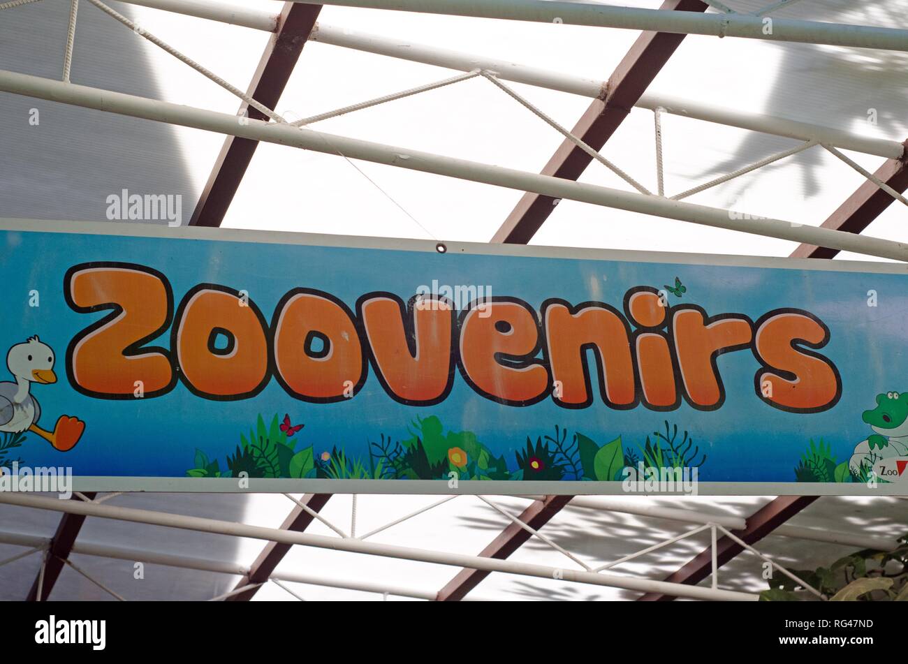 Zoo ave hi-res stock photography and images - Alamy