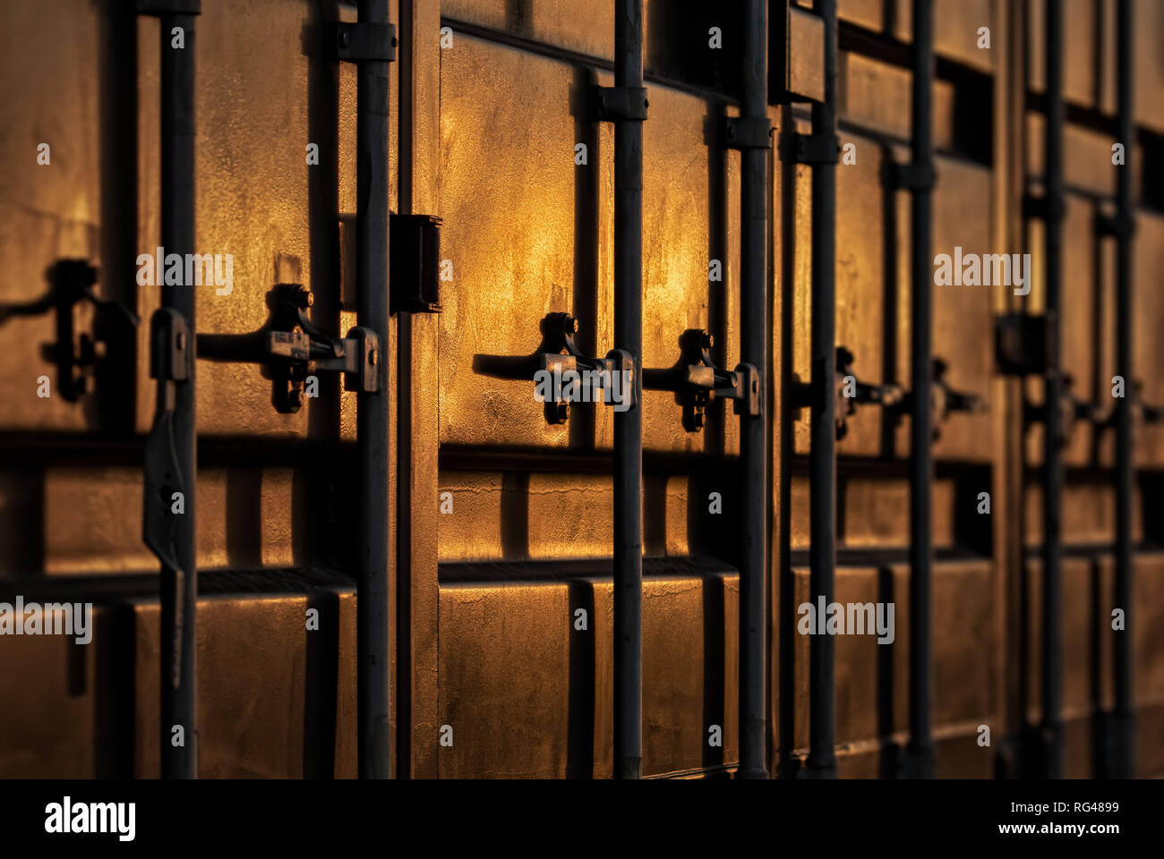 Row containers hi-res stock photography and images - Alamy