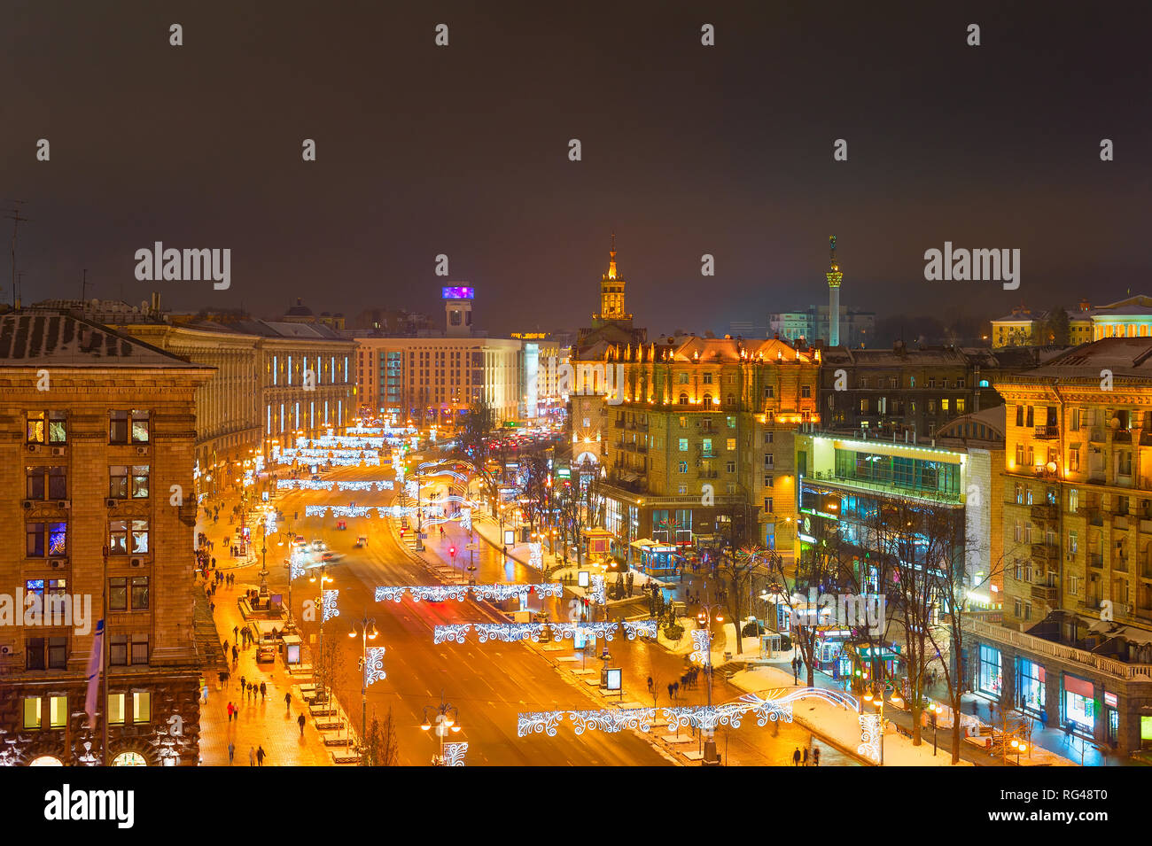 Illuminated kiev city square road hi-res stock photography and images ...