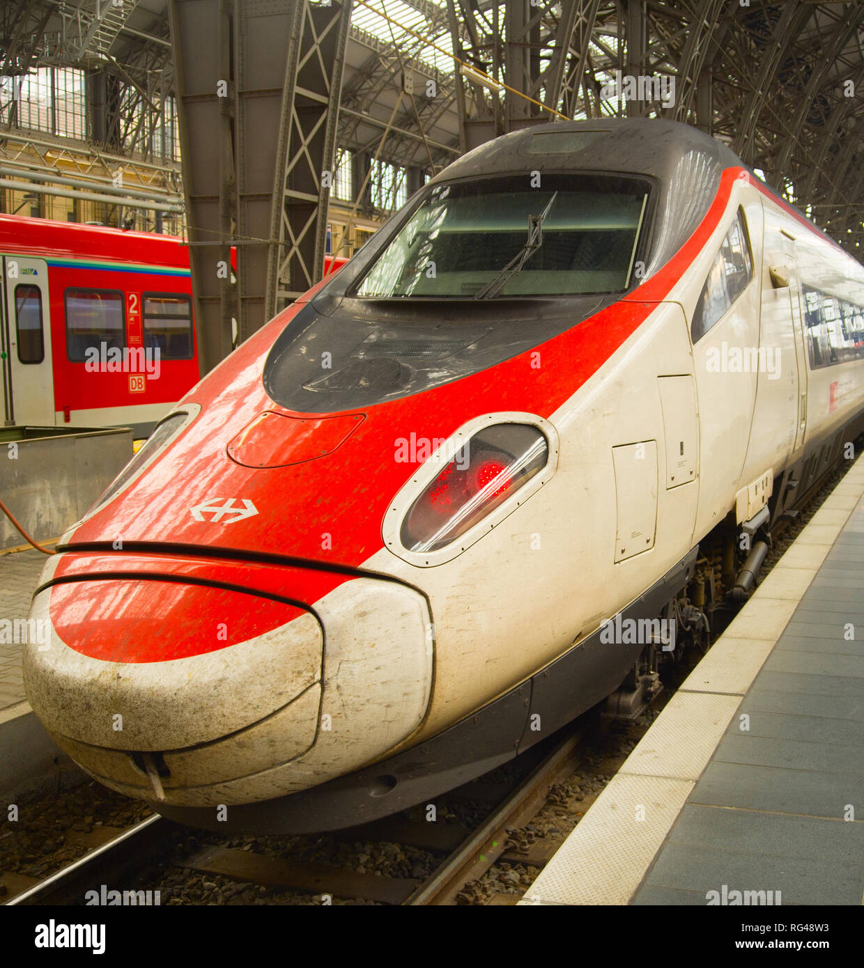 Modern express locomotive hi-res stock photography and images - Alamy