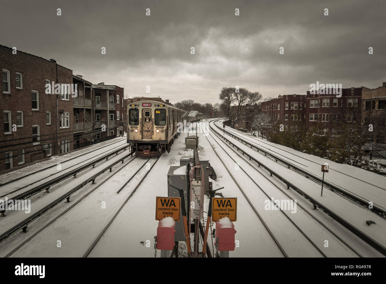 Chicago city skyline with grey skyscrapers hi-res stock photography and ...