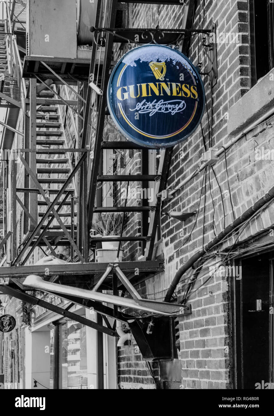 Guinness logo hi-res stock photography and images - Alamy