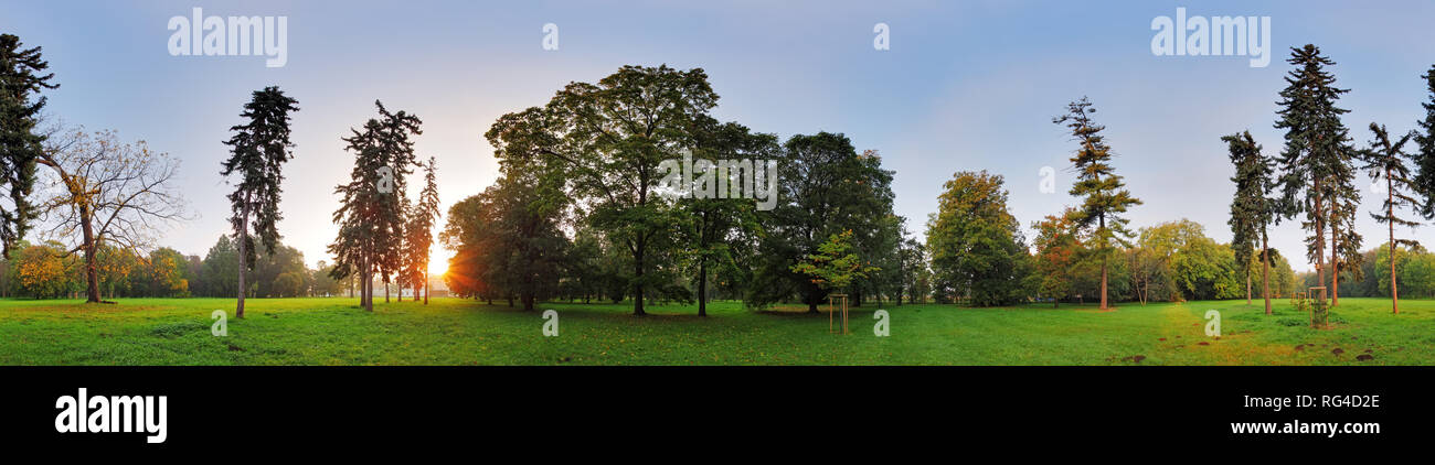 360 degree environment hi-res stock photography and images - Alamy