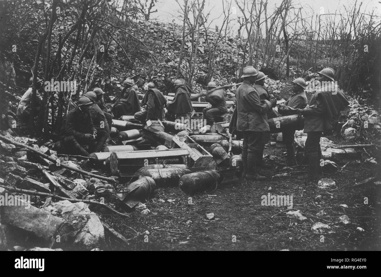 soldiers with bullets, 1917 Stock Photo - Alamy