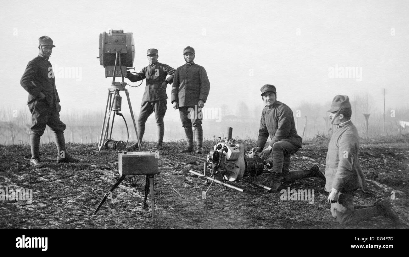 World war searchlight hi-res stock photography and images - Alamy