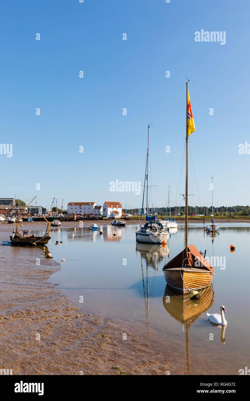 Suffolk coastal harbour hi-res stock photography and images - Alamy
