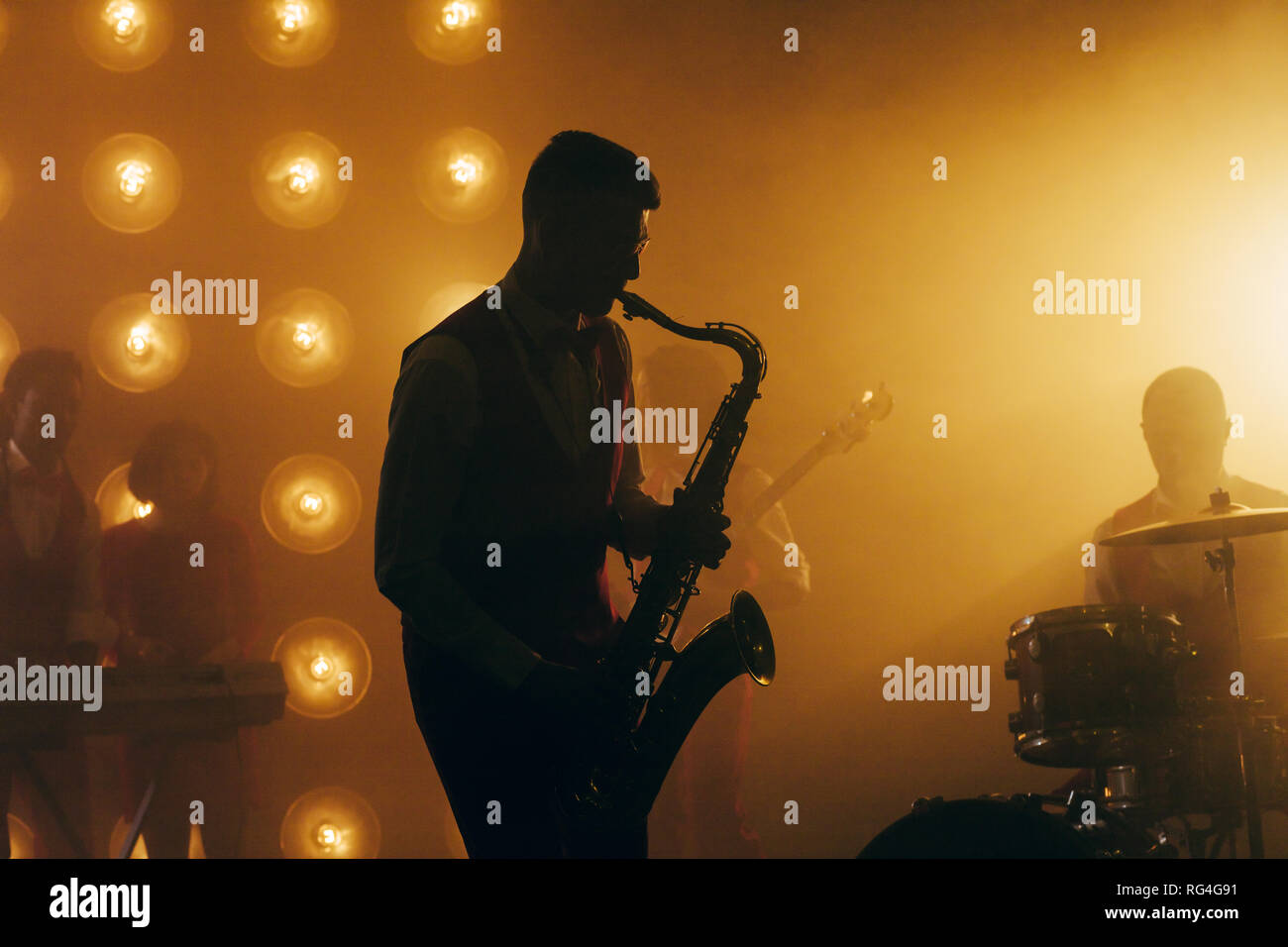 Saxophone player silhouette hi-res stock photography and images - Alamy