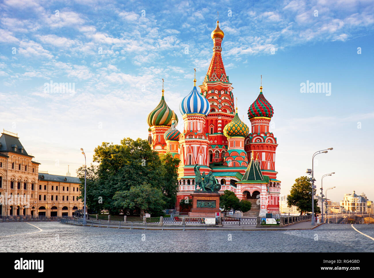 Moscow st basil’s cathedral hi-res stock photography and images - Alamy