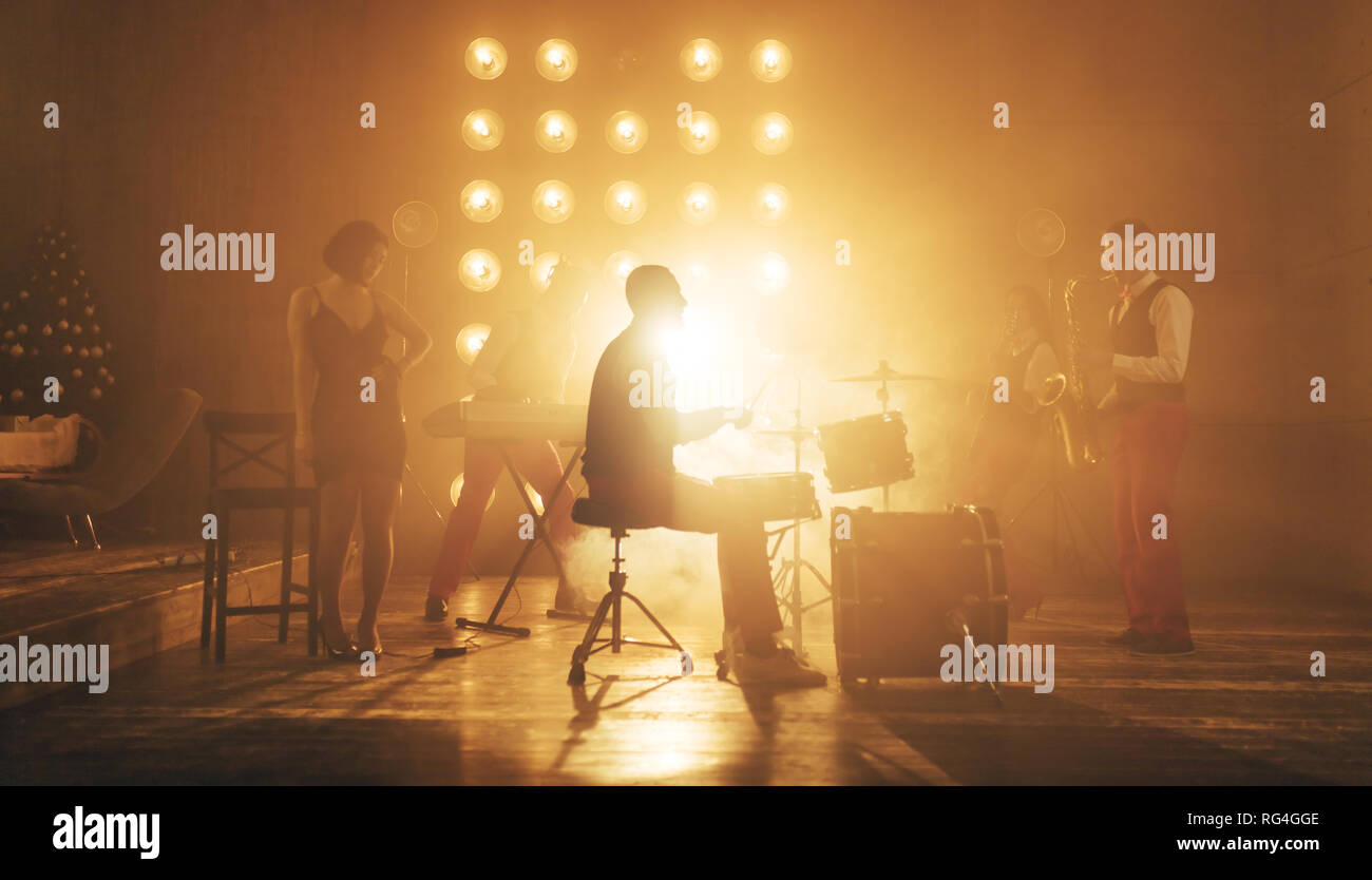 young pleasant people showing their talent Stock Photo - Alamy