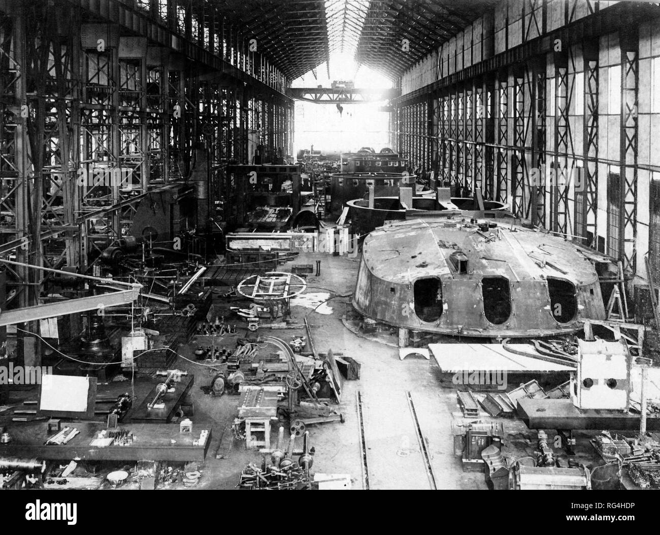 weapon industry, vikers 1915-18 Stock Photo - Alamy