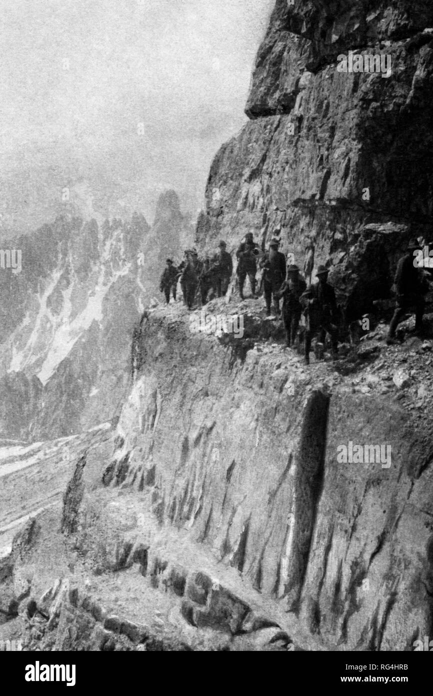 Italian alpine troops hi-res stock photography and images - Alamy