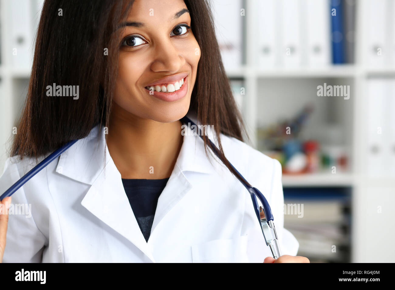 Beautiful black smiling female doctor portrait Stock Photo - Alamy Beautiful black smiling female doctor portrait Stock Photo - Alamy