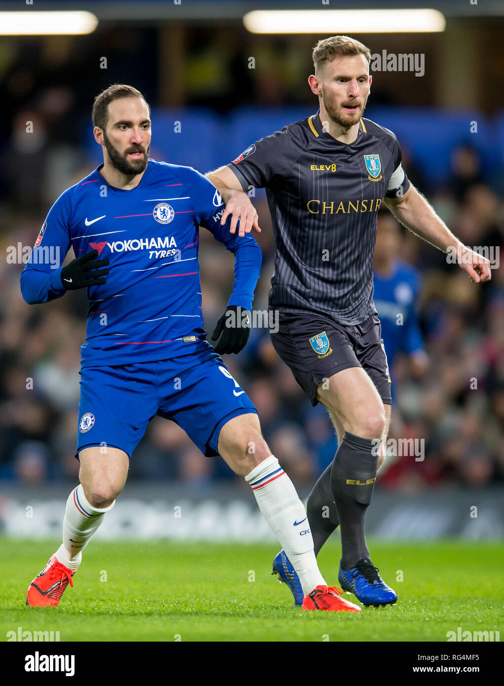 Fa cup hi-res stock photography and images - Alamy
