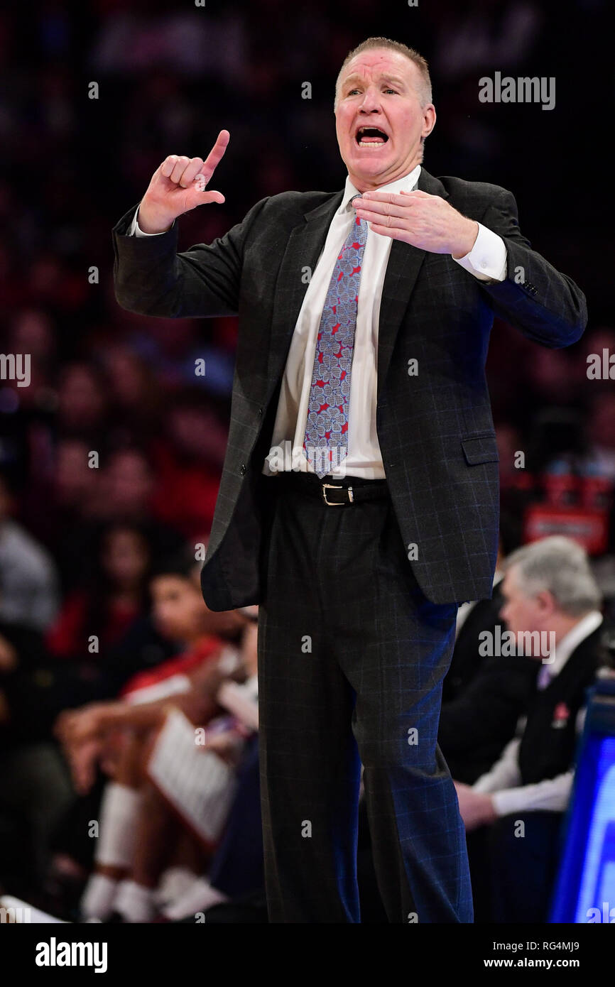 St johns red storm head coach chris mullin hi-res stock photography and ...