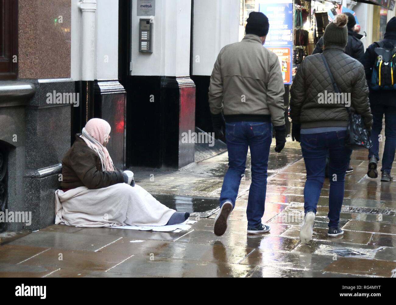 Homeless person jpg hi-res stock photography and images - Alamy
