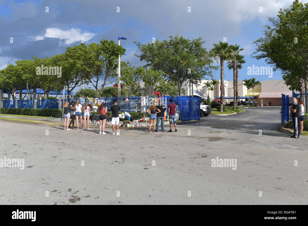 DEERFIELD BEACH, FL - JUNE 23:Hip-hop mourns rapper XXXTentacion after ...