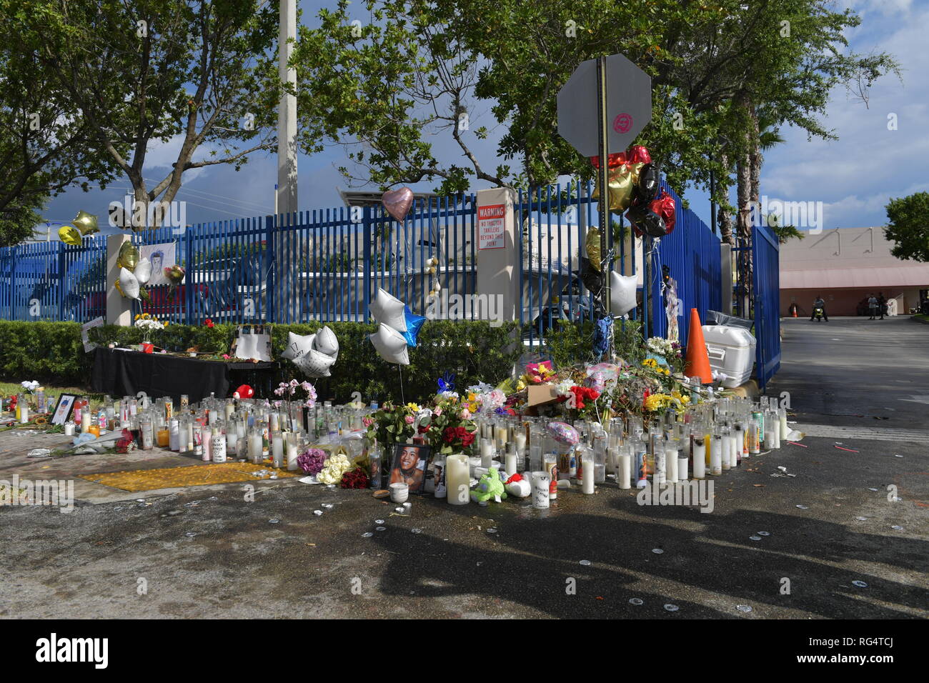 DEERFIELD BEACH, FL - JUNE 23:Hip-hop mourns rapper XXXTentacion after ...