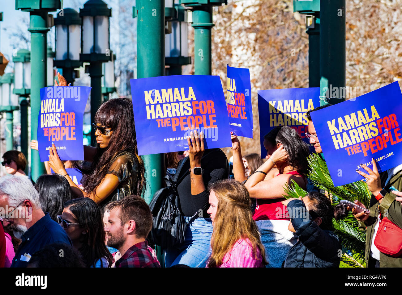 Oakland, California, USA. 27th Jan 2019. Participants at the Kamala ...