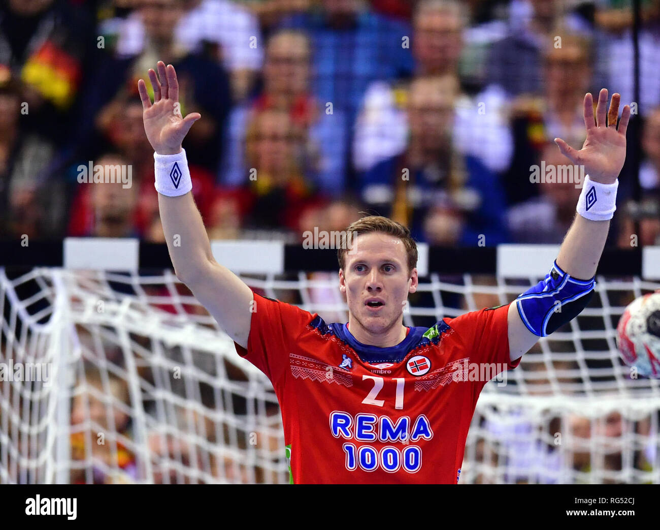 25 January 2019, Hamburg: Handball: WM, Germany - Norway, final round ...