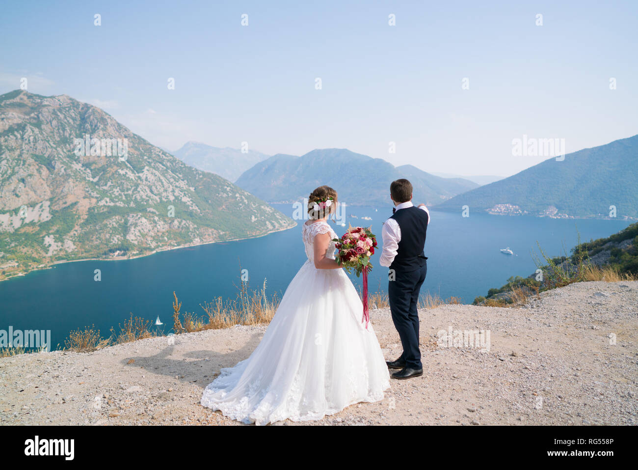 Engagement look hi-res stock photography and images - Alamy
