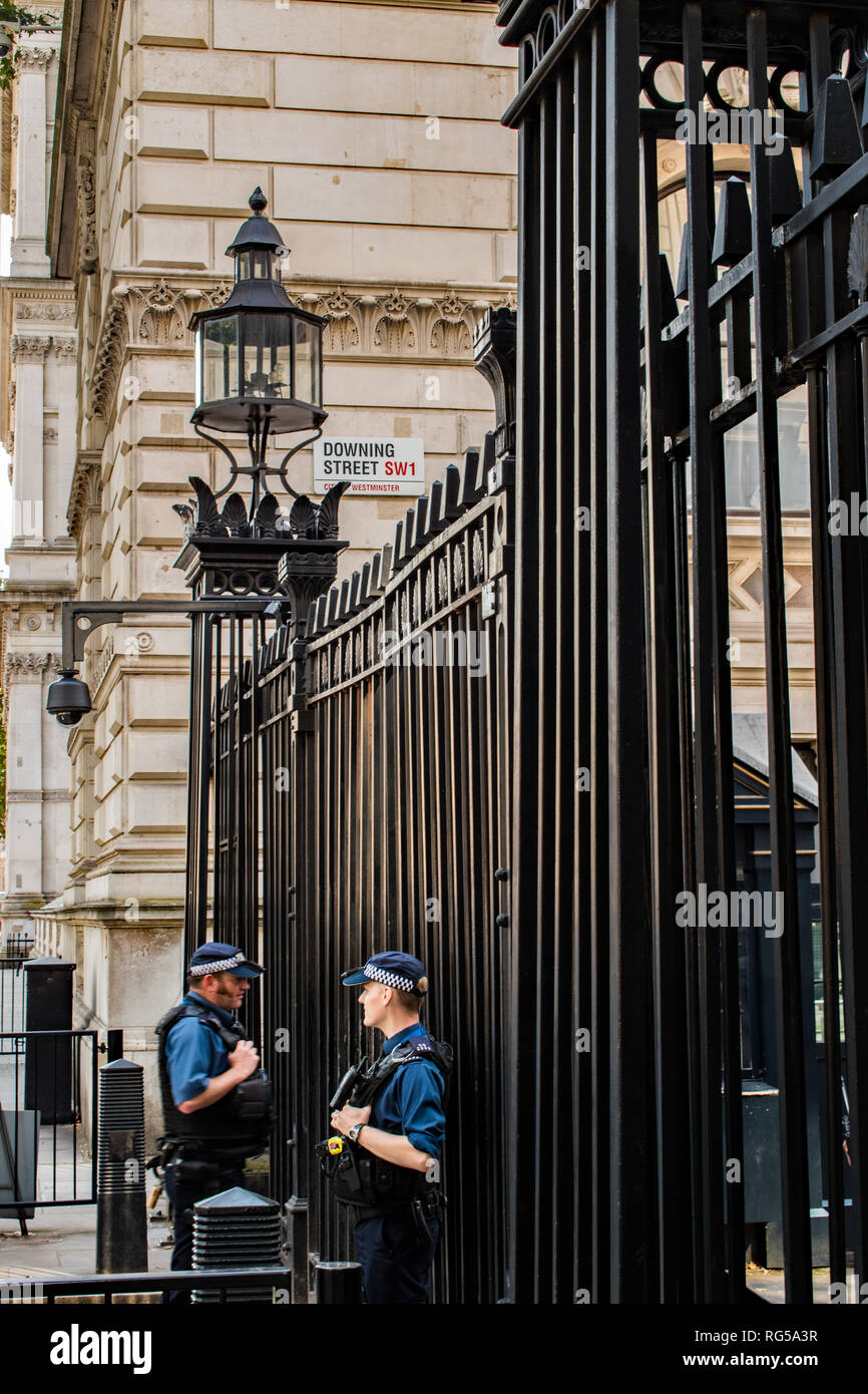 Police at the gates of downing street hi-res stock photography and ...