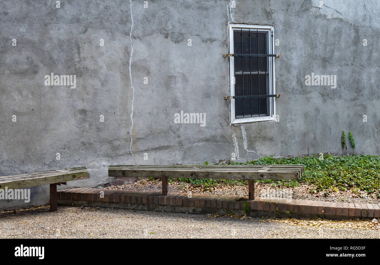 Simple alley way hi-res stock photography and images - Alamy