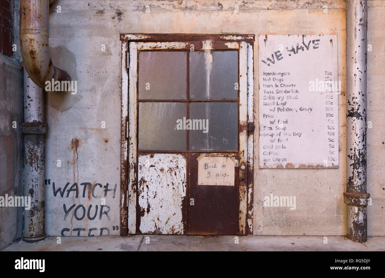 Lunch 1900s hi-res stock photography and images - Alamy
