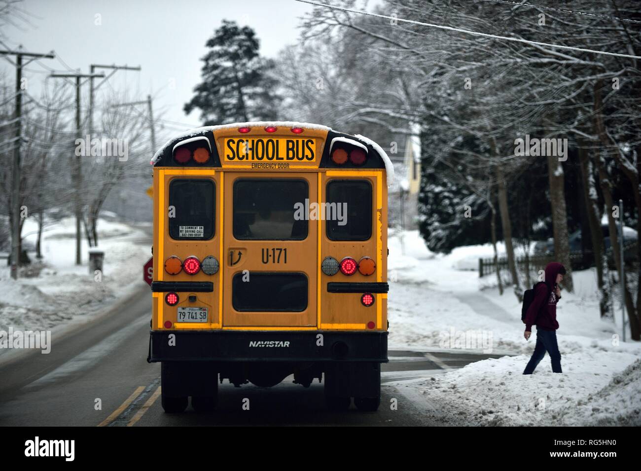 Bus school students hi-res stock photography and images - Alamy