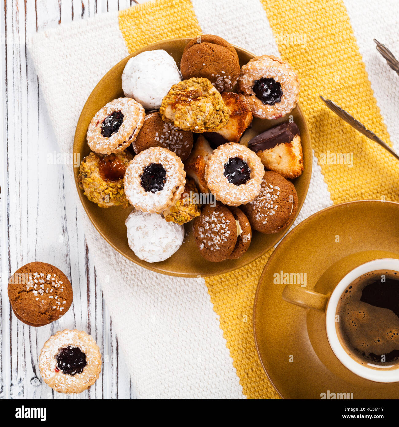 Mixed cookies hi-res stock photography and images - Alamy