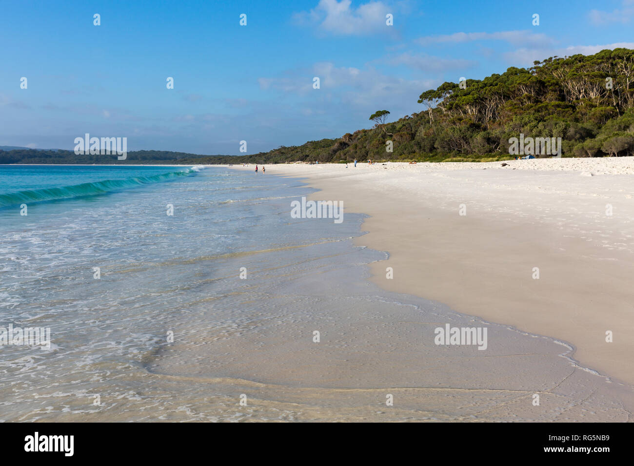 Beautiful beach of fine white sand hi-res stock photography and images ...