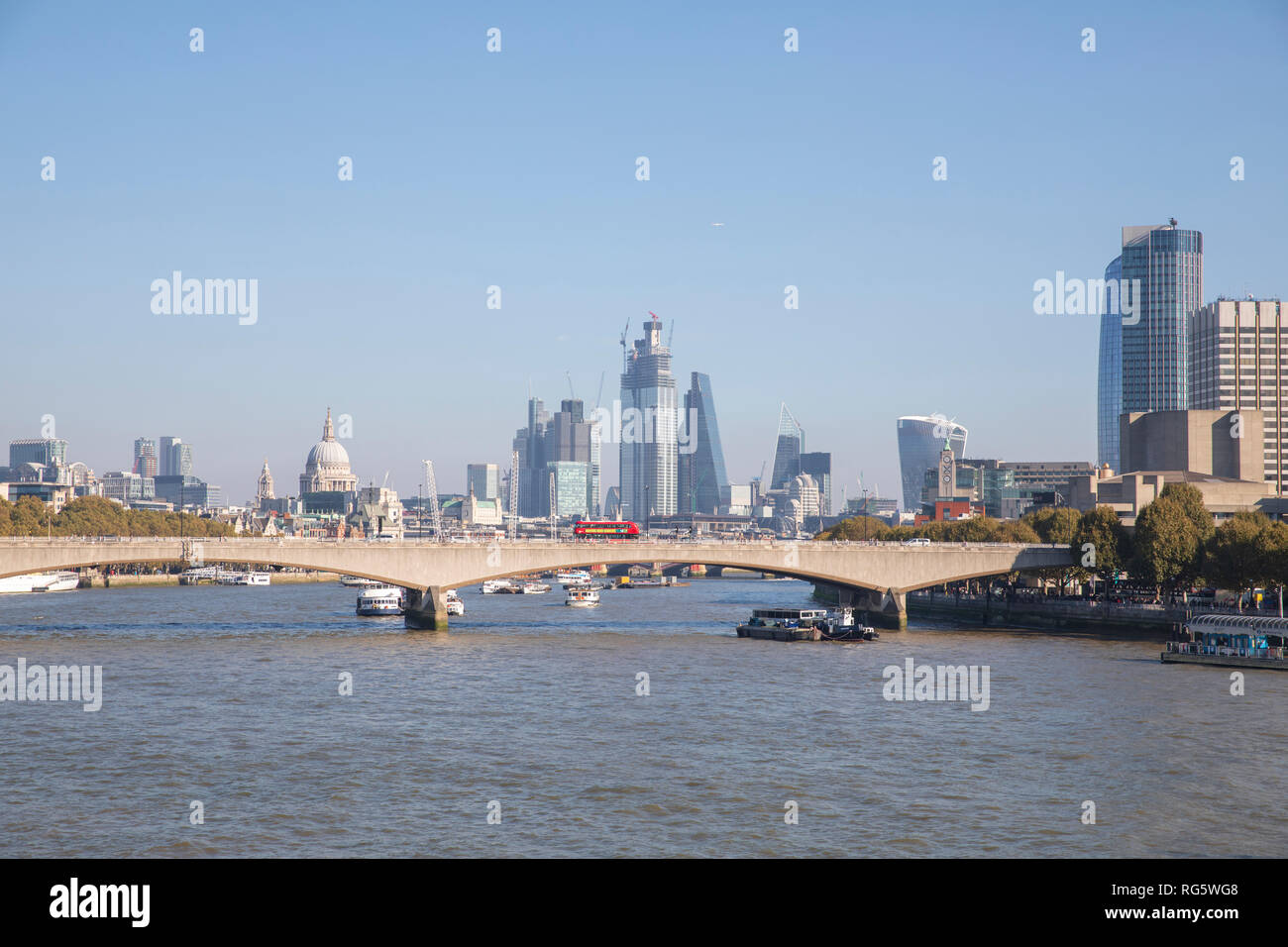 Waterloo bridge hi-res stock photography and images - Alamy
