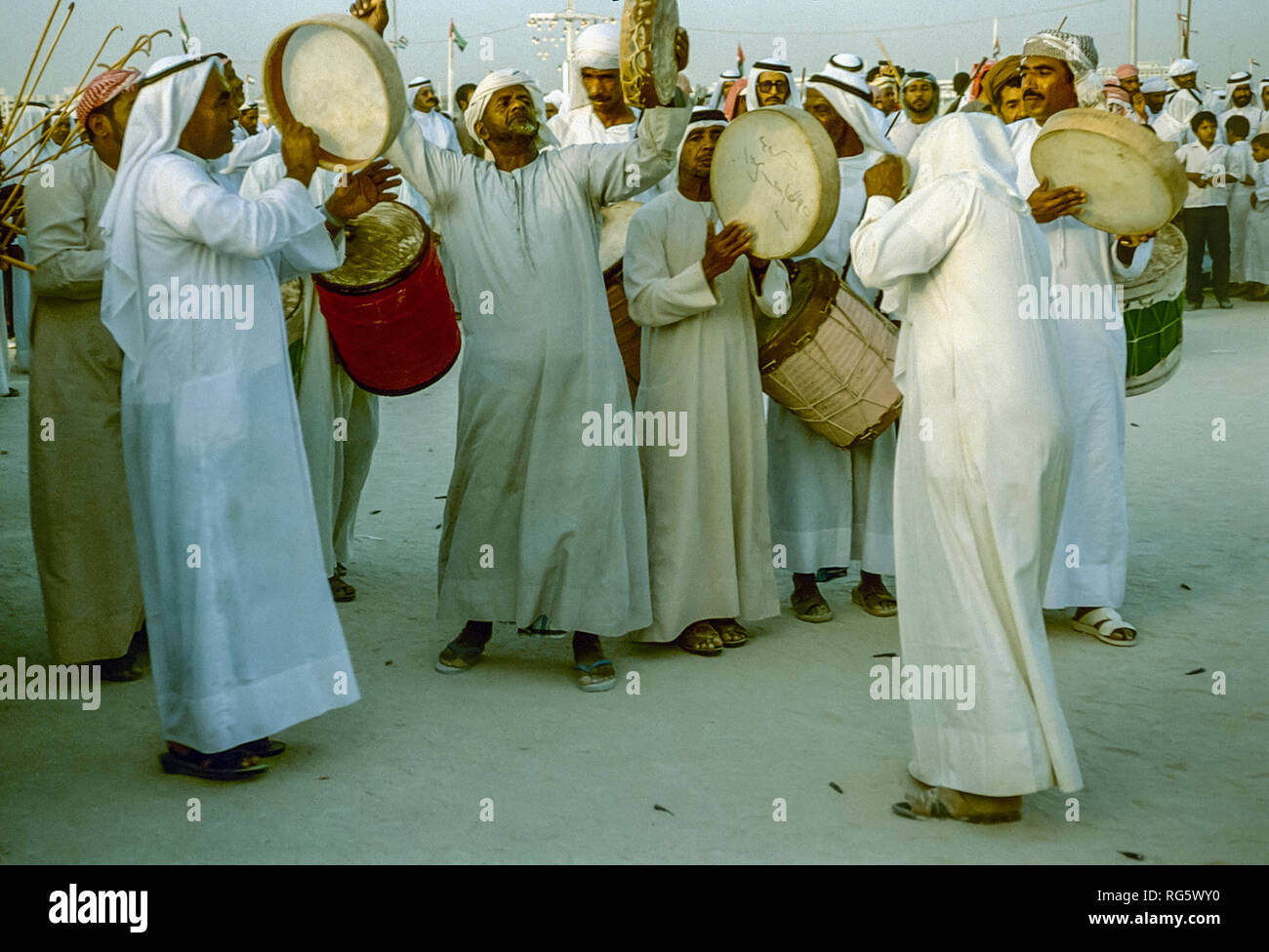 Dubai. Arab wedding celebrations with men in traditional Arab dress ...