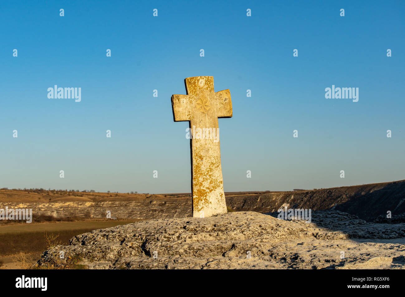 Church front stone cross hi-res stock photography and images - Alamy