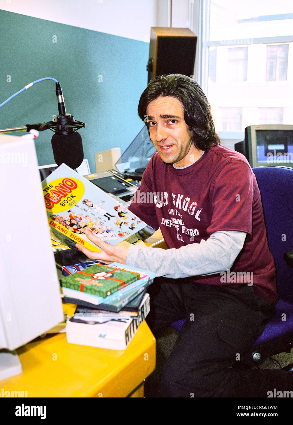 Film editor of radio time hi-res stock photography and images - Alamy