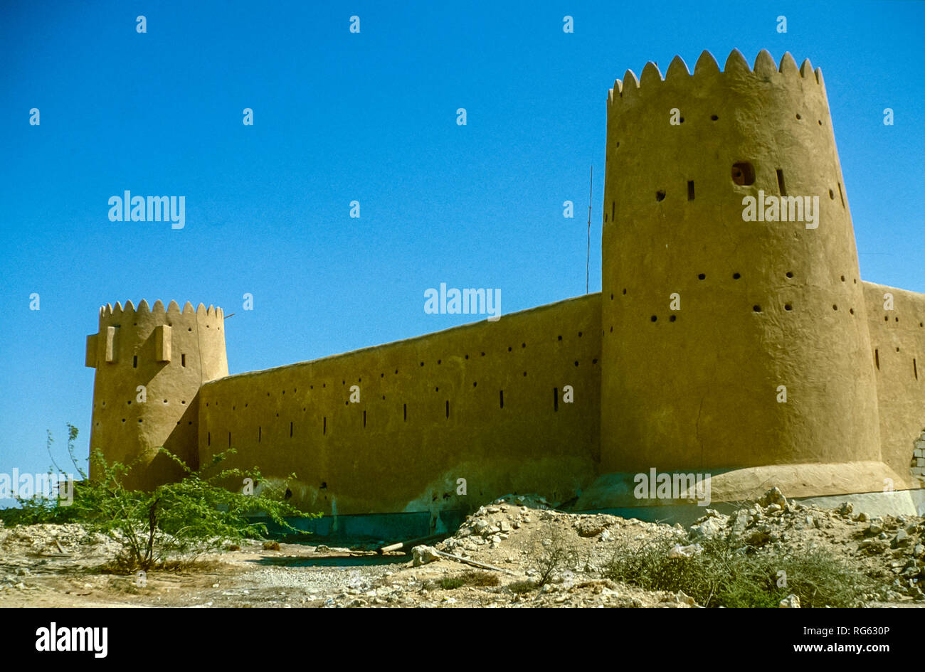 Qatar abandoned forts hi-res stock photography and images - Alamy