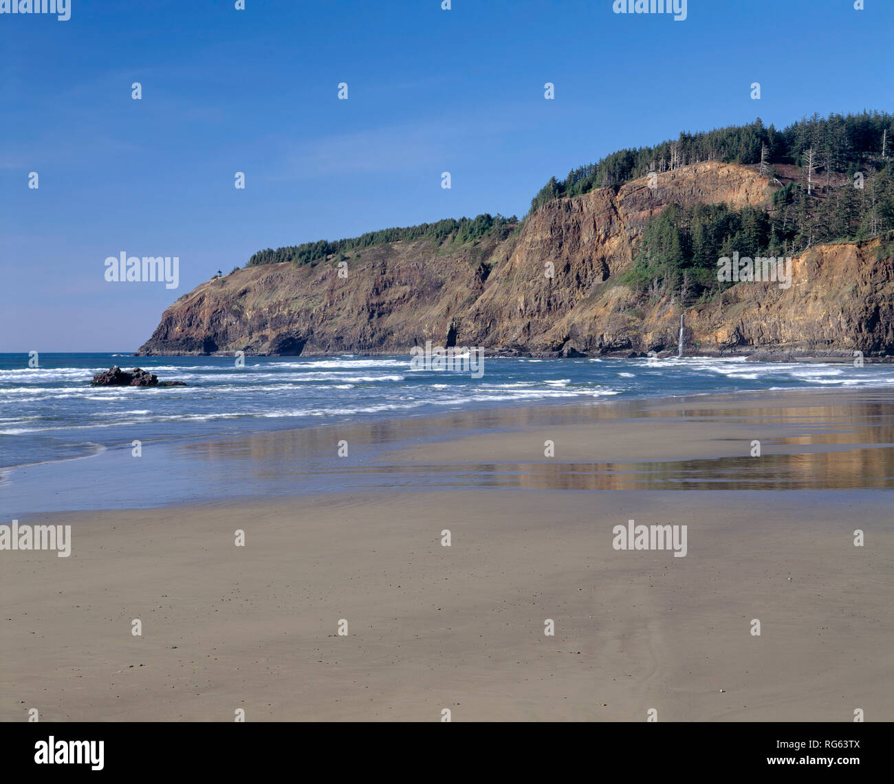Cape meares beach hi-res stock photography and images - Alamy