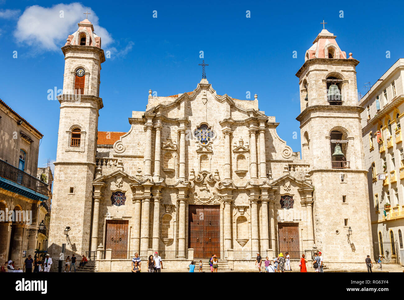 Cathedral Square with catholic church, historical center of Old Havana ...