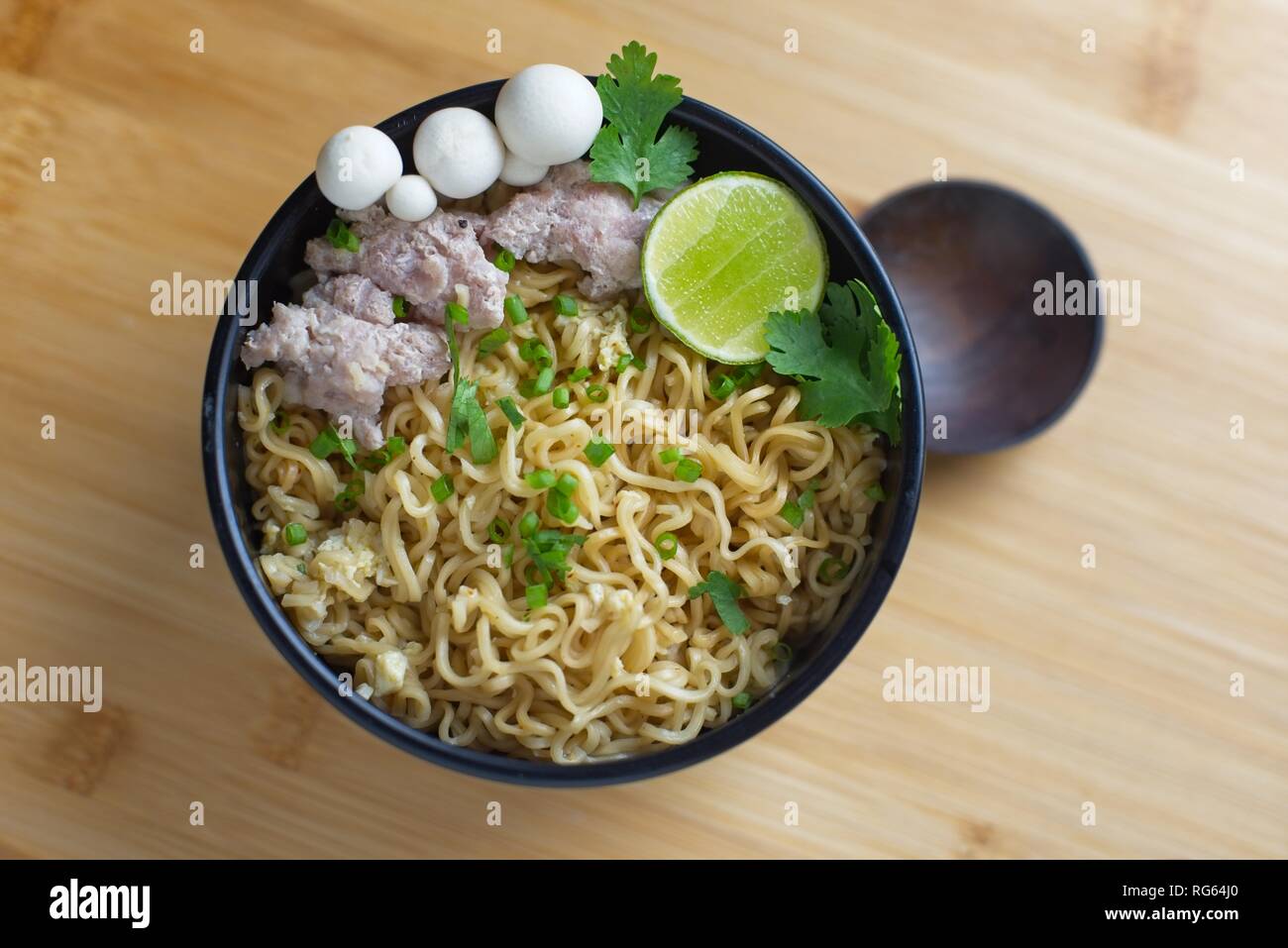 Instant noodle serving hi-res stock photography and images - Alamy