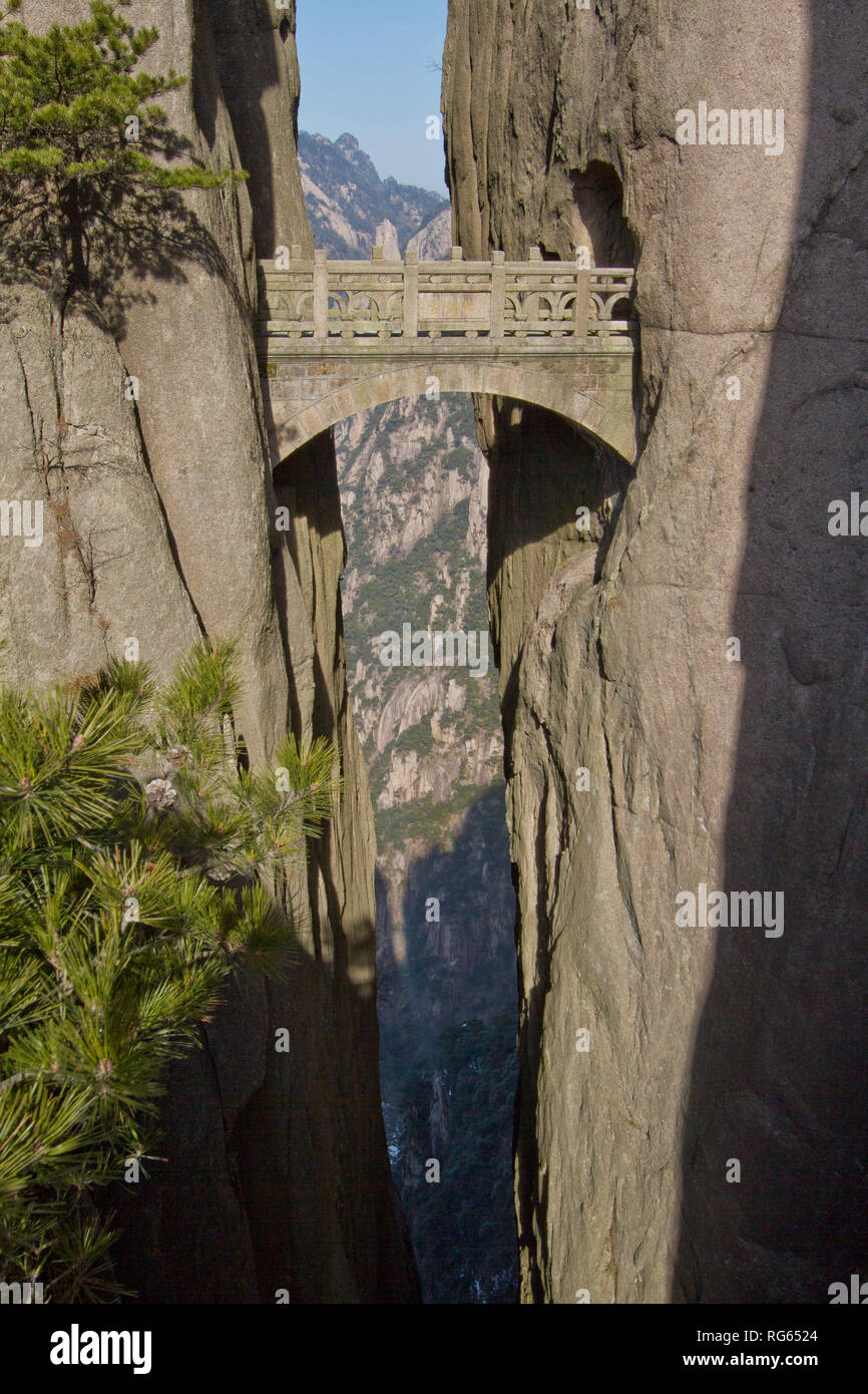 Fairy walking bridge, Huangshan in China Stock Photo - Alamy