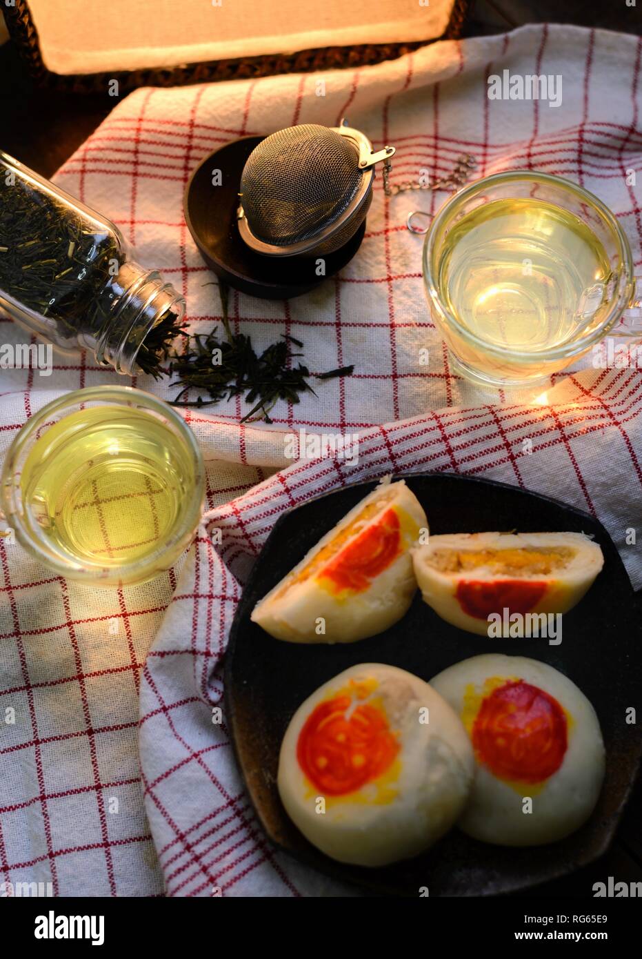 Chinese strainer hi-res stock photography and images - Alamy