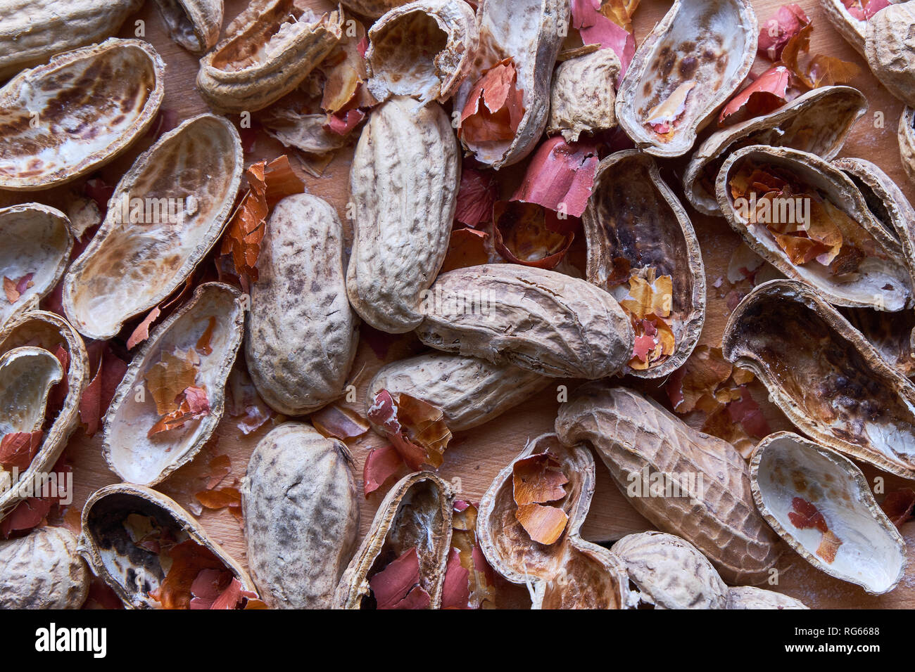 Roasted peanut shells hi-res stock photography and images - Alamy